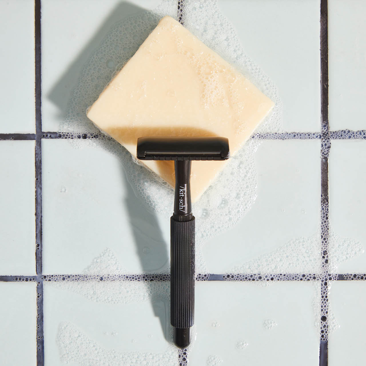 Mantequilla de afeitar en caja negra – KITSCH